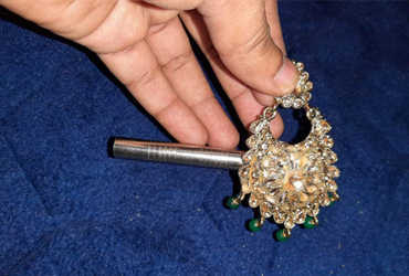 છેડતી કરનાર પર મરચું છાંટશે આ કાનનું ઝુંમર, જાણો કેવી રીતે | mirchi ...