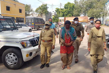 પતિ અને સાસુએ લોનના પૈસા ભરવા ન આપતા મહિલાએ લૂંટની યોજના ઘડી ...