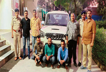 આજીવન કેદની સજાનો ફરાર ગુનેગાર 2 સાગરિતો સાથે ઝડપાયો | Escaped life ...