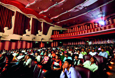 રોમાંચ સિંગલ સ્ક્રીનનો અને મલ્ટીપ્લેક્સનો | Shatdal Magazine Bhaven ...