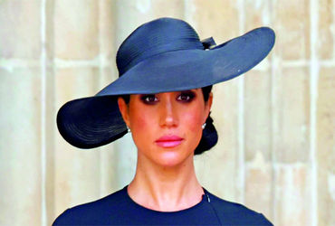 ક્રેઝી કિયા રે..! . | Shatdal Magazine Paresh Vyas Shabd Sanhita 19 ...