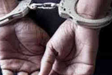 ફ્રિજની આડમાં વિદેશી દારૃનો જથ્થો લાવનાર ડ્રાઇવર ક્લિનરને પાસા | driver ...