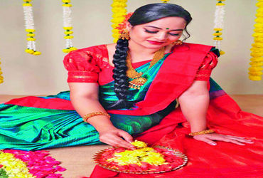 લગ્ન પછી ક્યારે પહેરાય પાનેતર અને ઘરચોળાં ? | When to wear Panetra and ...