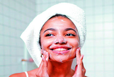 સ્કીન કેરને બનાવો દિનચર્યાનો ભાગ.... | Make skin care part of the ...