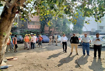 કતારગામમાં ધનમોરા ચાર રસ્તા પાસે પાલિકાના અનામત પ્લોટ પર એક સોસાયટીએ ...