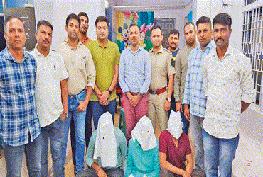 ગાંધીધામઃ ૪૦ લાખની આંગડિયા લૂંટના ત્રણ આરોપી ગોવાથી ઝડપાયા, શિપ ...