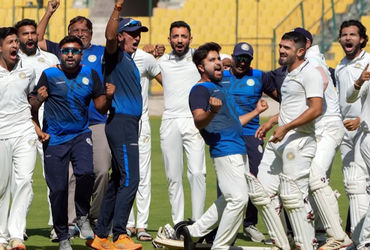 સૌરાષ્ટ્રની ટીમ રોમાંચક વિજય મેળવીને રણજી ટ્રોફીની ફાઈનલમાં પ્રવેશી ...