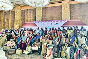 'કલમ, કડછી અને બરછી'માં અગ્રેસર નાગરો જ્ઞાતિ નહીં એક વિચારધારા છે | In ...