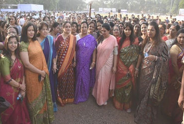 ભારતમાં પહેલીવાર સાડી વોકેથોન સુરતના આંગણે યોજાયું | for the first time ...