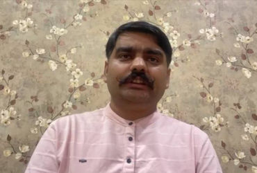 તમારા ગુંડાઓને ખુલ્લા મુકી દો,પરિવારના નામે હેરાન કરશો તો ચુપ નહીં ...