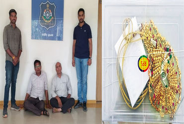 મહુડી મંદિર કેસ : આરોપી ટ્રસ્ટી પાસેથી રૂ.10 લાખના સોનાના બે હાર કબ્જે ...