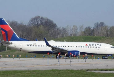 Delta Air Lines: ફ્લાઇટમાં 61 વર્ષના પેસેન્જરે મેલ ફ્લાઇટ અટેંડેંટને ...