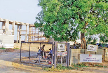 સામ, દામ, દંડ અને ભેદની નીતિ અપનાવી ગણોતિયાઓને મૂલાસણાની જમીન ઉપરથી દૂર ...