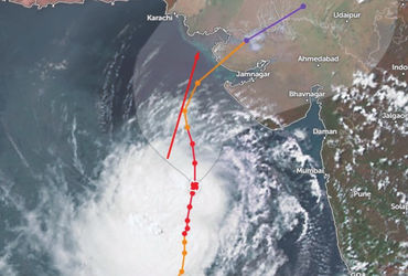 Cyclone Biparjo : ગુજરાતમાં વાવાઝોડાની ઈફેક્ટ શરૂ, આગામી 3 કલાક વરસાદની ...