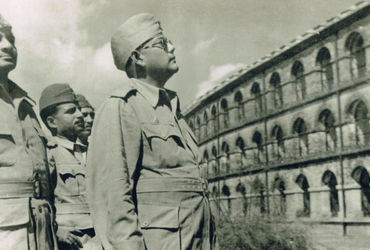 જયારે ચેમ્પકારમણ પિલ્લાઇ હાથ ઉંચા કરીને સુભાષચંદ્ર સમક્ષ બોલ્યા જય હિંદ ...