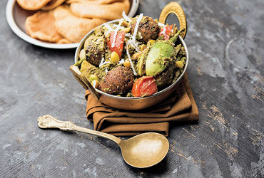 શિયાળાનો હોટ ફેવરિટ આહાર એટલે ઊબાડિયું... | Ravi Purti 14 January 2024 ...