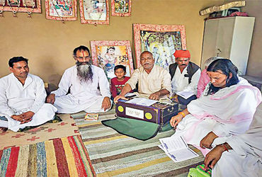 રામ કહો કે રહીમ : રમઝાન ખાનની ભજનથી ભક્તિ | Shatdal Magazine Bhaven ...