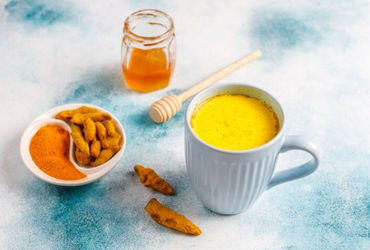 શિયાળાની ઋતુમાં હળદરવાળું દુધ પીવાથી રહેશો બીમારીઓથી દુર | Haldi milk ...