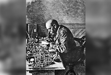 સુક્ષ્મ જીવજગત બેકટેરિયાનો શોધક : રોબર્ટ કોચ | Inventor of micro living ...