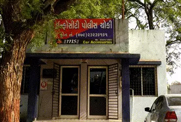 ઘરઘાટી એ જ ઘરમાં હાથ સાફ કર્યો 1.80 લાખની સોનાની બંગડી ચોરી | Gharghati ...