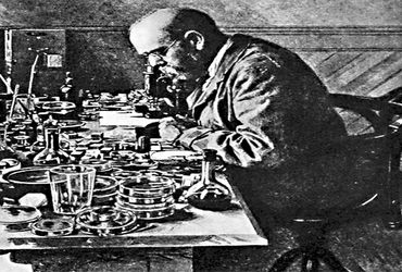 સૂક્ષ્મ જીવ બેકટેરિયાનો શોધક : રોબર્ટ કોચ | Inventor of Microorganism ...