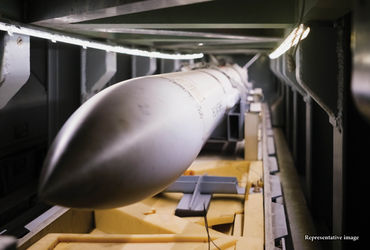 ન્યુક્લિયર બોમ્બમાં આખરે પાકિસ્તાનથી આગળ નીકળ્યું ભારત, જાણો ક્યાં સુધી ...