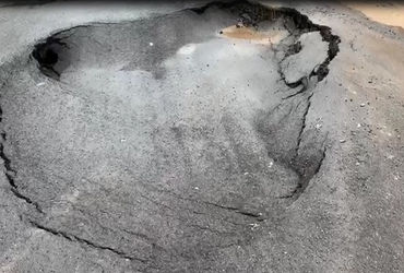 સુરતમાં શરુ થયેલો વરસાદ પાલિકાની કામગીરીની પોલ ખોલી રહ્યો છે | the ...