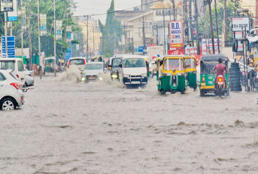 નડિયાદમાં 4, મહુધામાં પોણા 4 અને કપડવંજમાં પોણા 3 ઈંચ વરસાદ | 4 inches ...