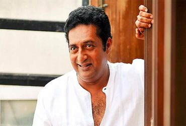 પ્રકાશ રાજે શૂટિંગ અધવચ્ચે છોડી દેતાં નિર્માતાને એક કરોડનું નુકસાન | As ...