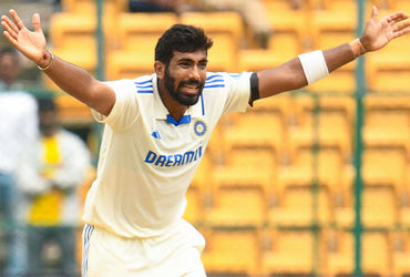 ન્યૂઝીલેન્ડ સામે ત્રણ વિકેટ ખેરવી બુમરાહે રચ્યો ઈતિહાસ, આ ખાસ રેકૉર્ડની ...