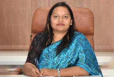 Mahisagar Collector Neha Kumari alleged casteist remarks NCSC notice