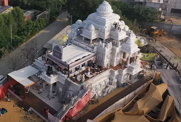 Photos: 24 તીર્થંકરની મૂર્તિ ધરાવતું અને દક્ષિણી શૈલીનું પહેલું જૈન ...