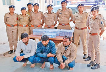 એક કરોડની લૂંટ કેસમાં 3 આરોપીની ધરપકડ કરાઇ : 68 લાખ રોકડ જપ્ત | 3 ...