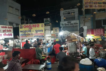 Ahmedabad’s iconic Manek Chowk food market to remain closed for a month ...