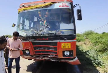 Three killed in car bus motorcycle accident near Rajula