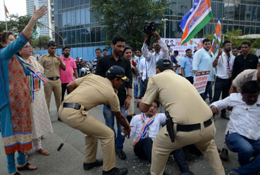 Police arrests MNS workers for morcha in Mira Bhayandar area releases them later