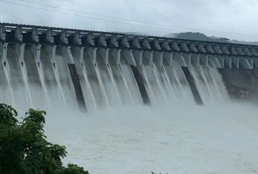 સરદાર સરોવર ડેમ છલકાવાની તૈયારીમાં, સપાટી 135.65 મીટરે પહોંચી ...