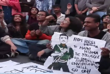 Air pollution protest turns controversial as demonstrators display ...