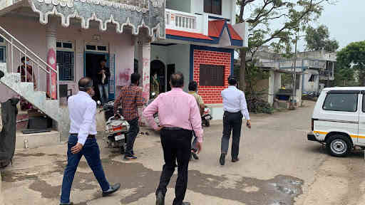 સુરત મ્યુનિસિપલ કમિશનર અને પદાધિકારીઓએ ડુમસ ભીમપોર ગામોની મુલાકાત લીધી ...