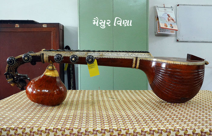 'બિન સિતાર' નામનું વાદ્ય વિશ્વમાં બે જ સ્થળે છે એક લંડન મ્યુઝિયમમાં અને ...