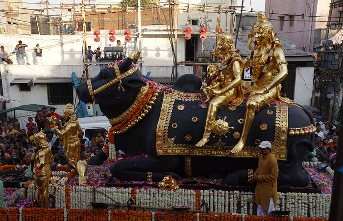 111 ફૂટ ઊંચી સુવર્ણ જડિત 'સર્વેશ્વર મહાદેવ'ની પ્રતિમાનું લોકાર્પણ થયું ...