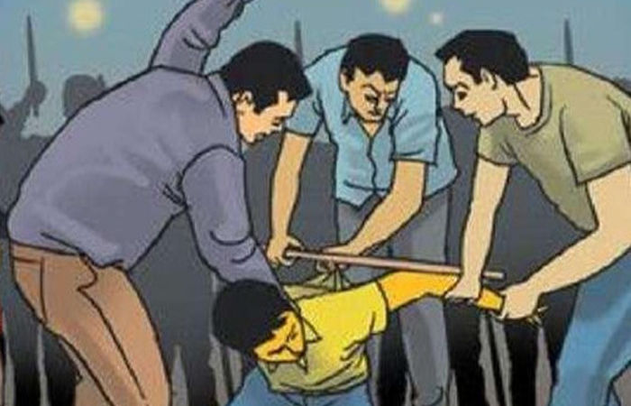 જામનગરના નવાગામ ઘેડ વિસ્તારમાં રહેતા રીક્ષા ચાલક પર પૈસાની ઉઘરાણીના ...