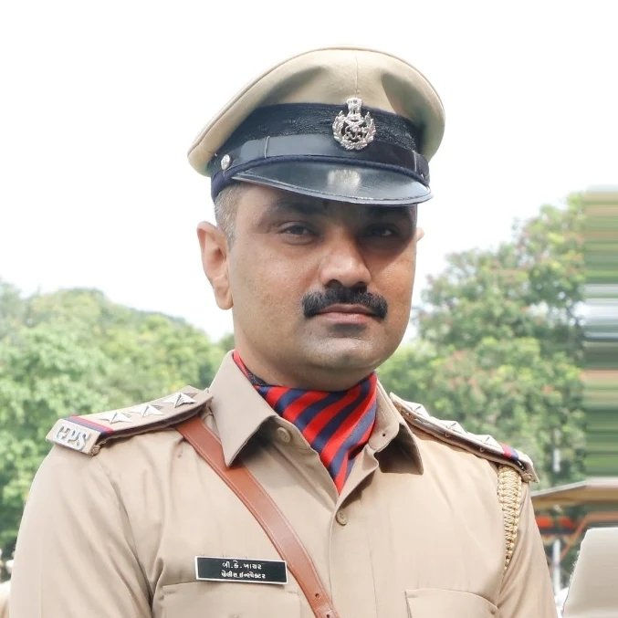 મહિલા તબીબની આત્મહત્યા બાદ પીઆઇ ખાચર ભૂગર્ભમાં ઉતરી ગયા | Police ...