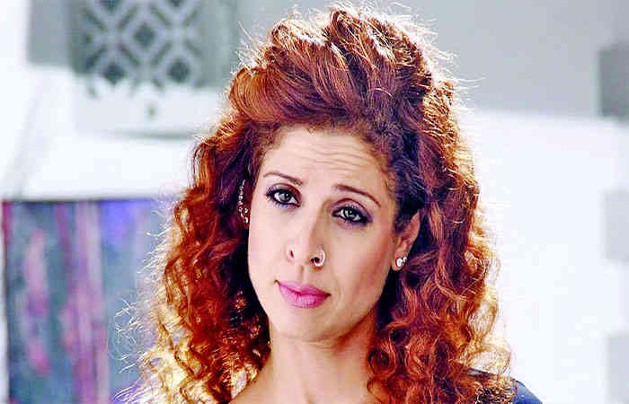 તનાઝ ઇરાની 'મહારાણી' બની ! | Tanaz Irani becomes Empress - Gujarat Samachar