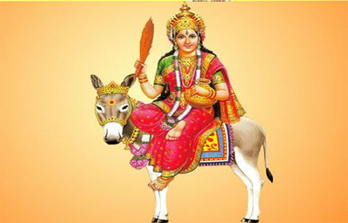 ધોમ ધખતા તાપમાં પણ શીતળા માતાજીના મંદિરે પદયાત્રિકો ઉમટયા | Pilgrims ...