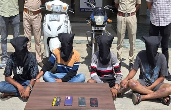 વડોદરા નજીક હાઈવે પર પાવાગઢના દર્શનાર્થીઓને લૂંટનારી ગેંગના ચાર સાગરીત ...