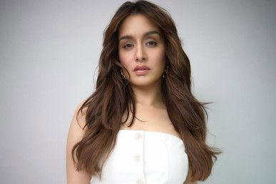 Shraddha Kapoor wishes to have coffee with Amitabh Bachchan