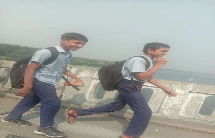 વડોદરા-આણંદને જોડતા ઉમેટા બ્રિજ પર ત્રણ કિલોમીટરનો જામ | Three ...