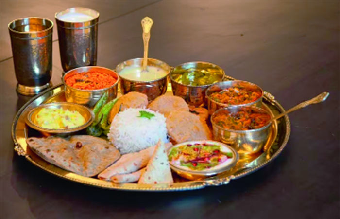 થાળી : મુઝે ભી કુછ કહેના હૈ... . | Ravi Purti 04 December 2022 Dilip ...